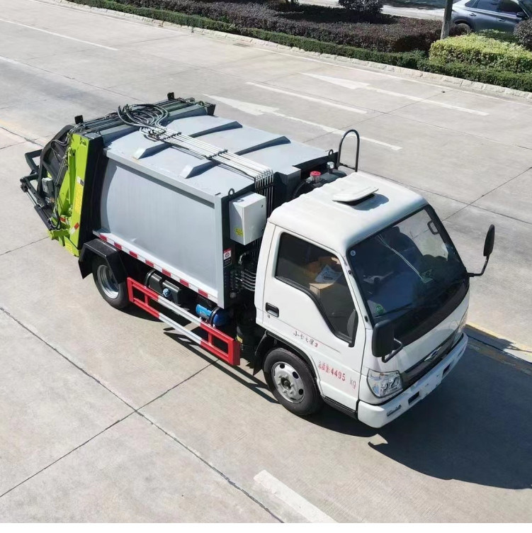 Foton 115hp Waste Compactor Truck 4X2 6 Wheels Garbage Bin Truck